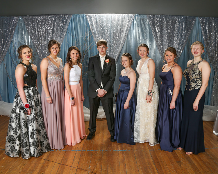 Leigh Community Schools - Prom 2019: A Spring “Winter Wonderland”